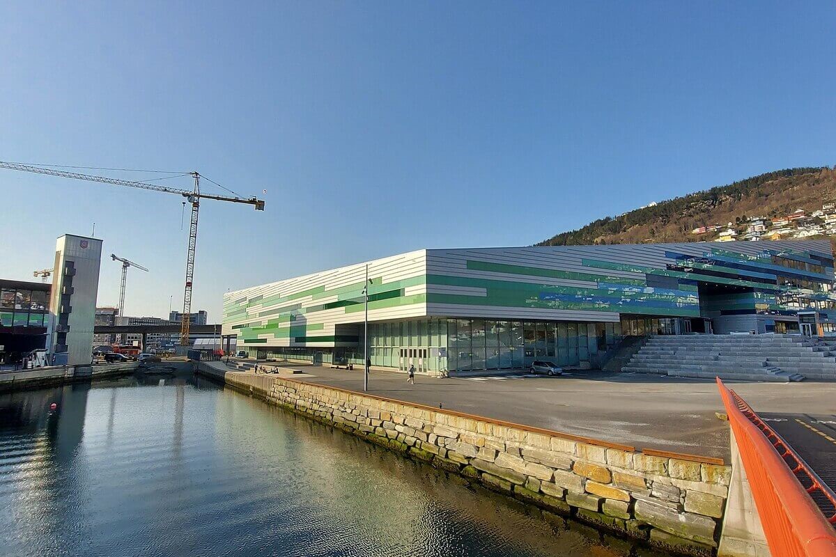 AdO arena - svømmeanlegg - Priser og åpningstider | BarnasNorge.no