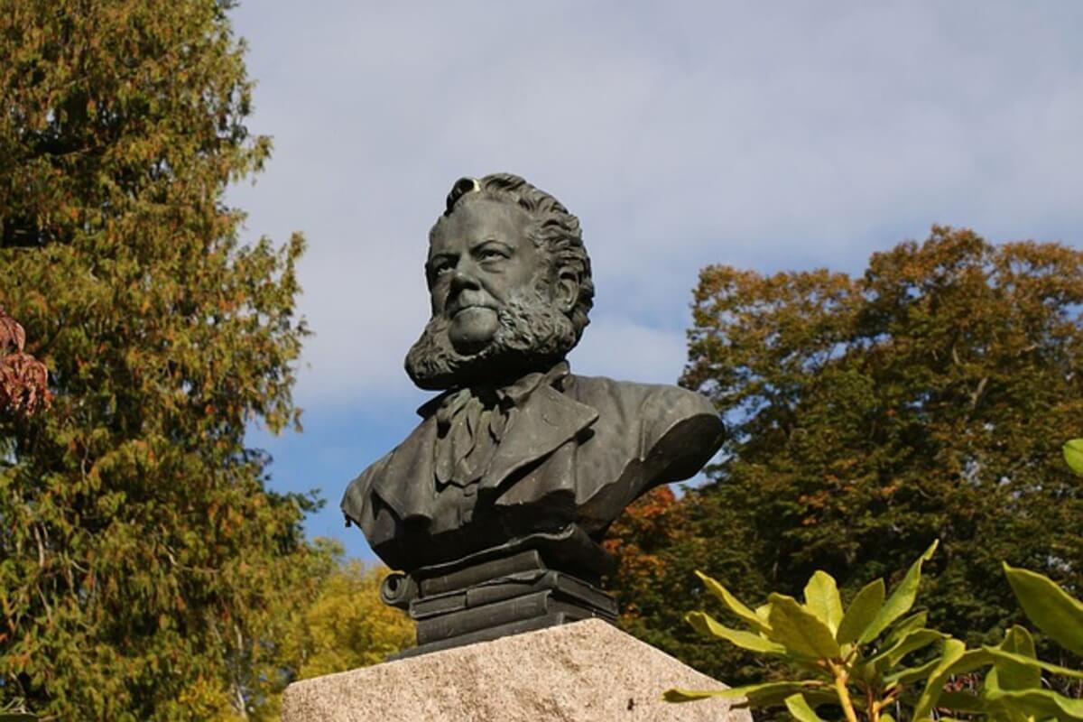 Henrik Ibsen Museum - Priser og åpningstider | BarnasNorge.no