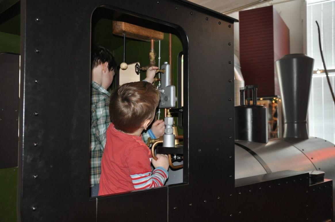 Norsk jernbanemuseum - Priser og åpningstider | BarnasNorge.no