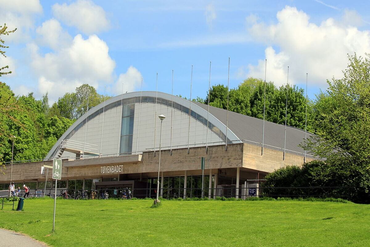Tøyenbadet - Priser og åpningstider | BarnasNorge.no