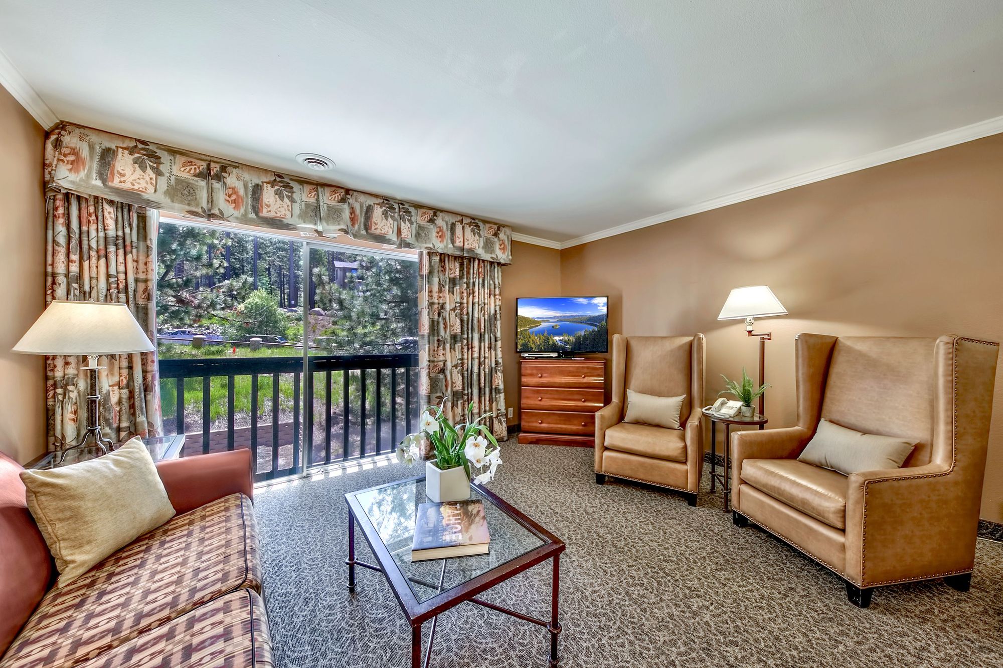 Rooms & Suites at Heavenly Village | Forest Suites Resort