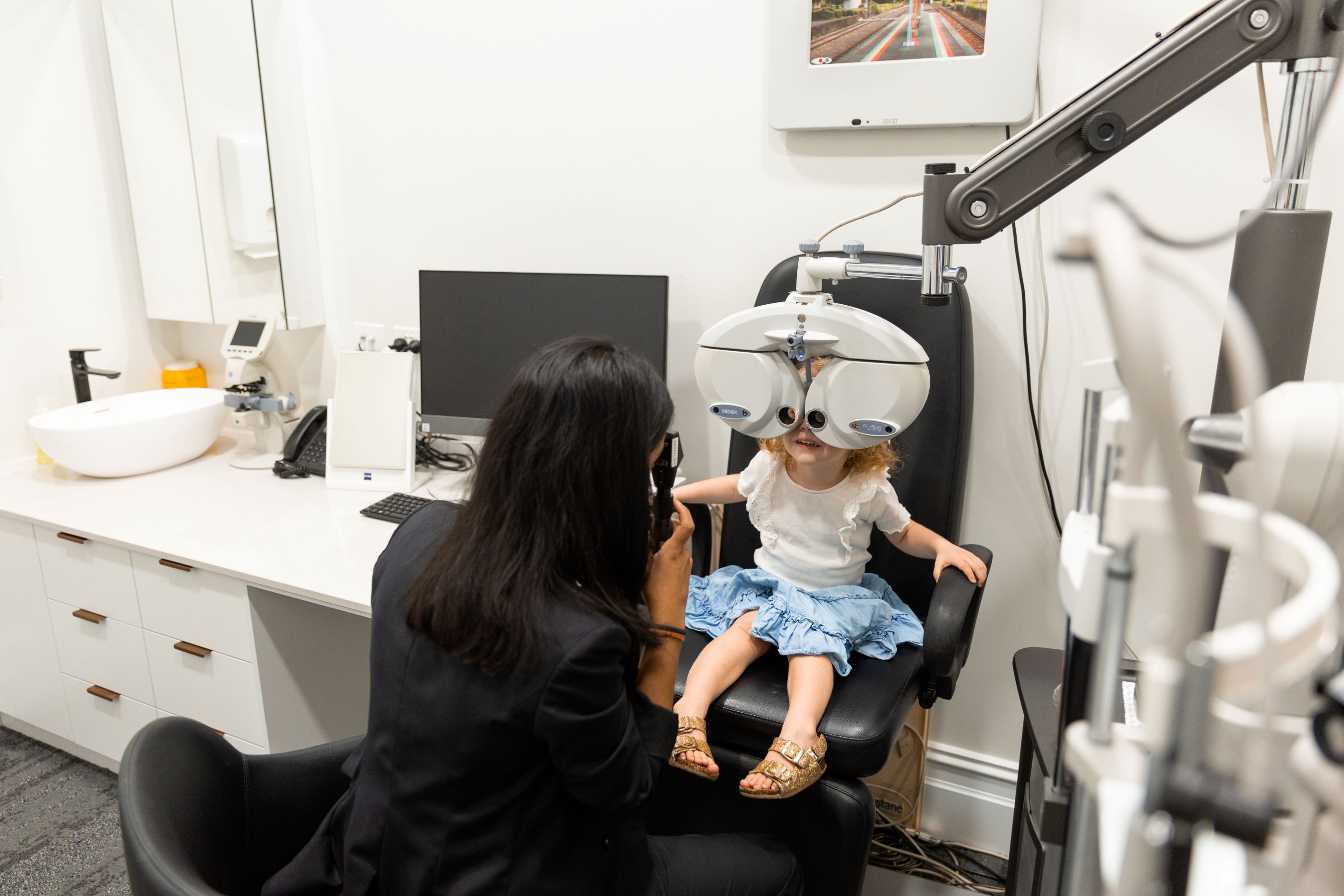 Auto Phoropter for Precise Eye Examinations | Innovative Eye Care