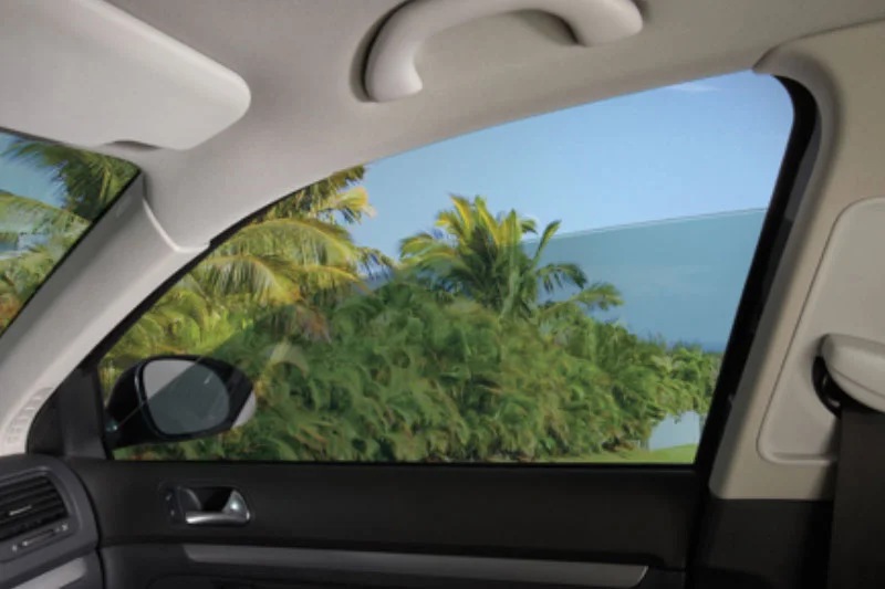 ¿Cómo mejorar la comodidad del auto y protegerte del sol mientras manejas?