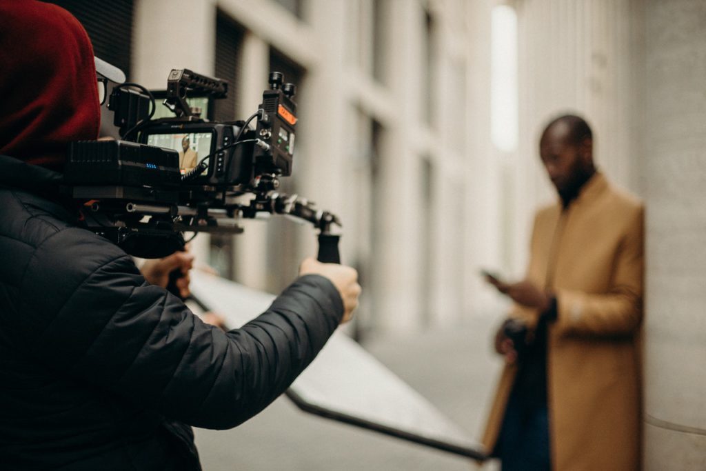 CV journaliste : modèle-type pour décrocher un job dans la rédaction de ...