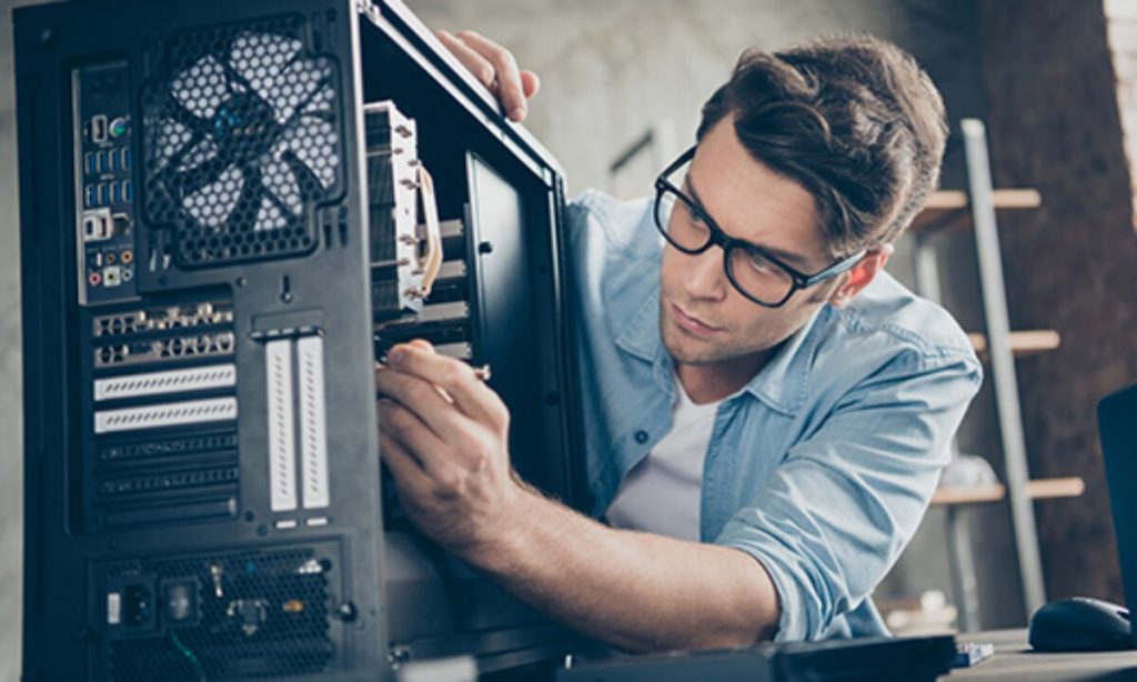 Un guide sur mesure pour rédiger votre cv technicien informatique