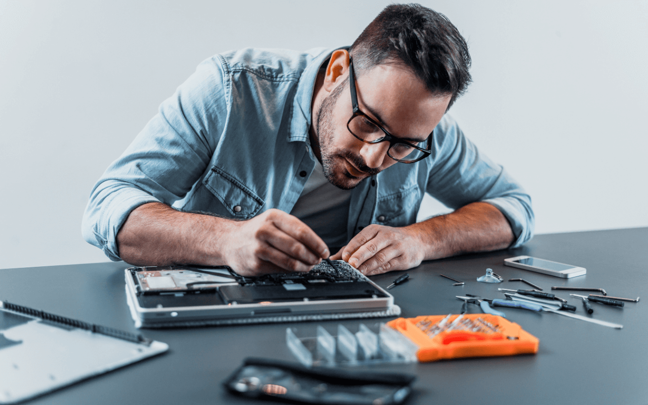 Un guide sur mesure pour rédiger votre cv technicien informatique