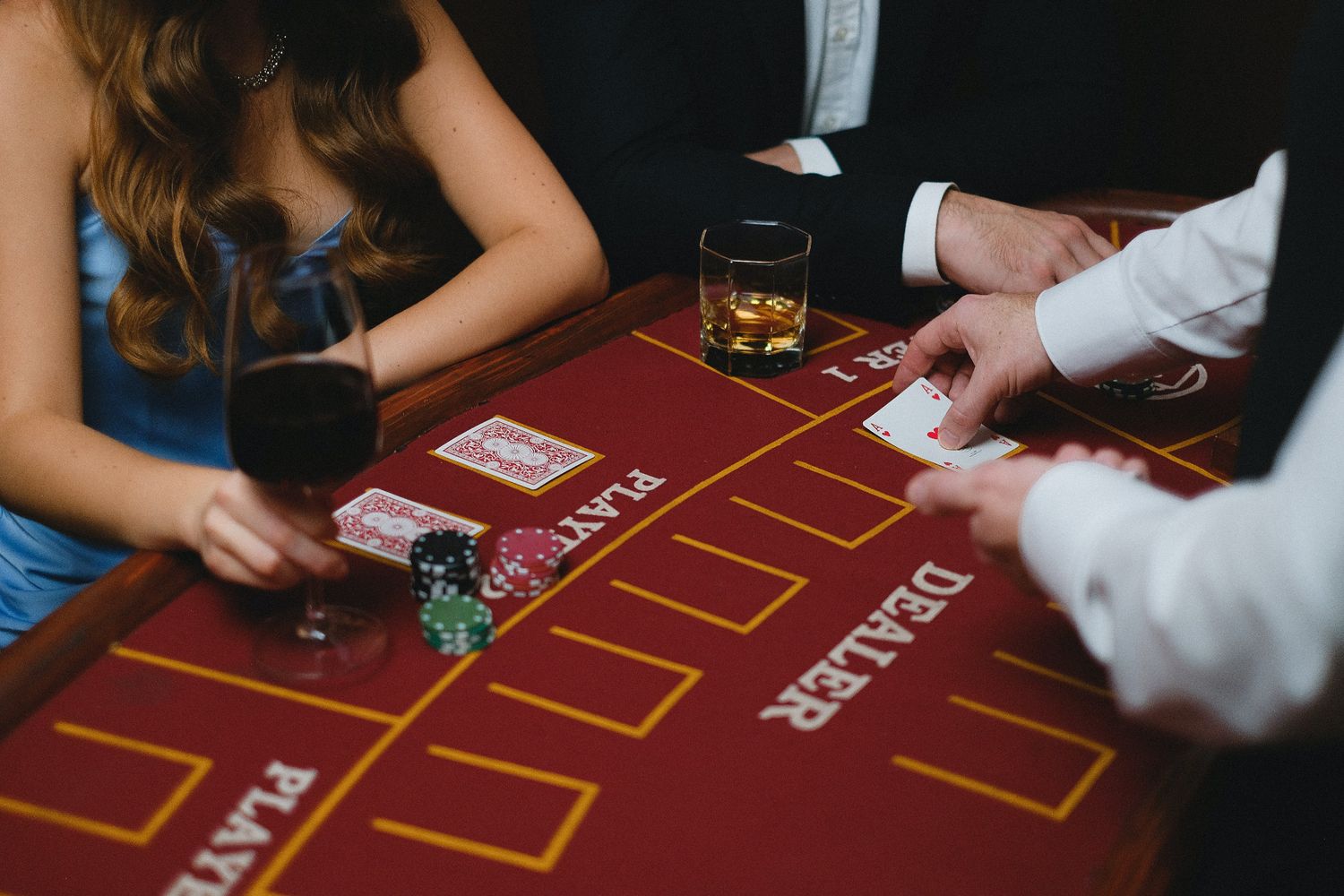 CV de croupier : Exemples et Modèles-types à télécharger