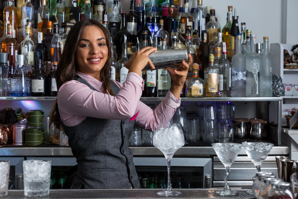 CV Barman/Serveuse : Modèles et Conseils de Rédaction Efficaces