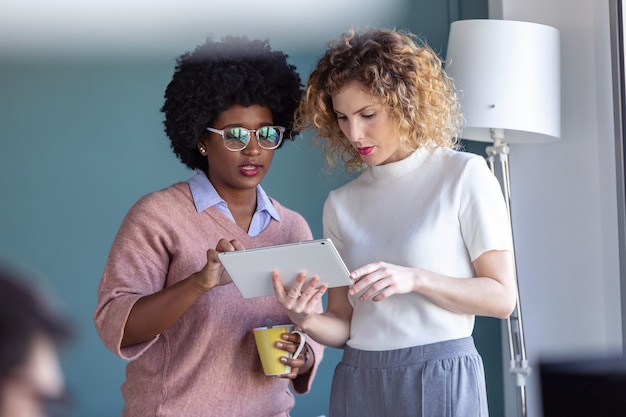 CV Modérateur de Contenu: Guide de Création et Exemples Efficaces