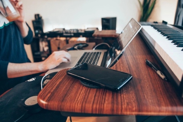 How to Release a Single in 2024: 11 Steps for Artists