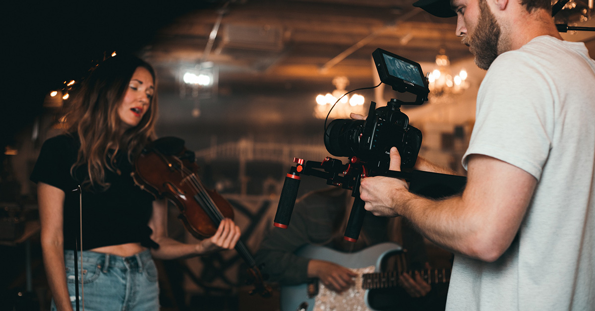 How to Become a Music Photographer in 2024