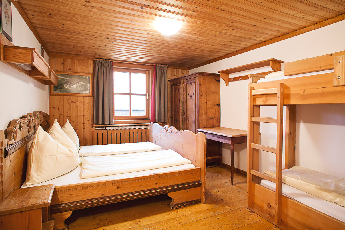 Nostalgia room - Camelia - Webflow HTML website template