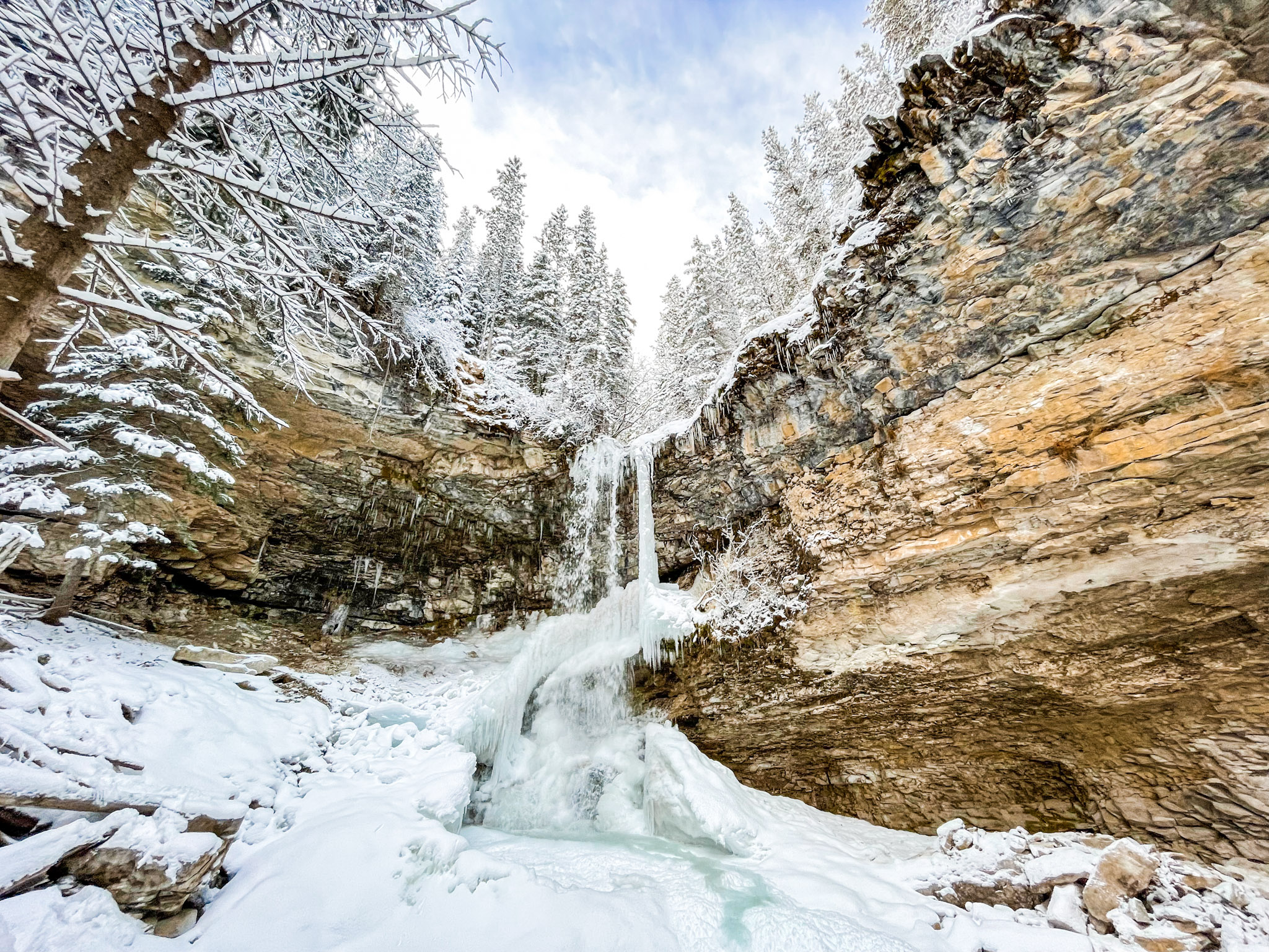 Troll Falls in All Seasons: The Best Family-Friendly Hike