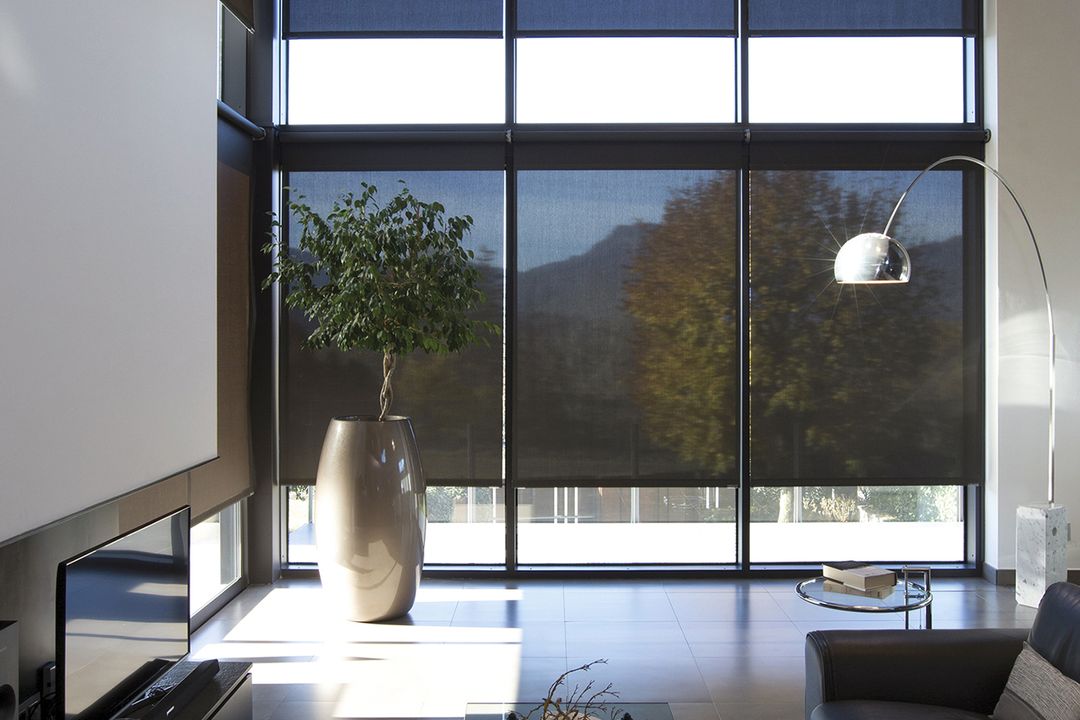 Installation de Stores sur mesure en Île-de-France | Versus Sun