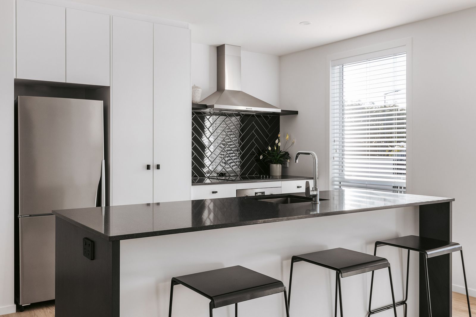 Flowerday Homes Te Puke Showhome | HK | Kitchens that feel good