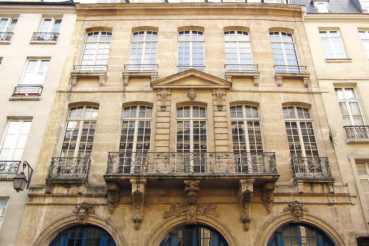 8 styles of Parisian buildings and their characteristics