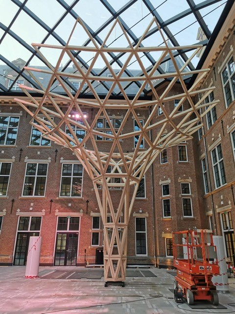 Kleurrijke canopies voor C30 gebouw Shell | ISSOS
