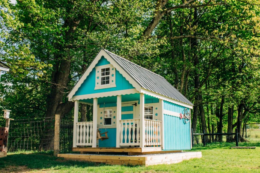 Maximizing Space: Custom Shed Designs for Small Yards
