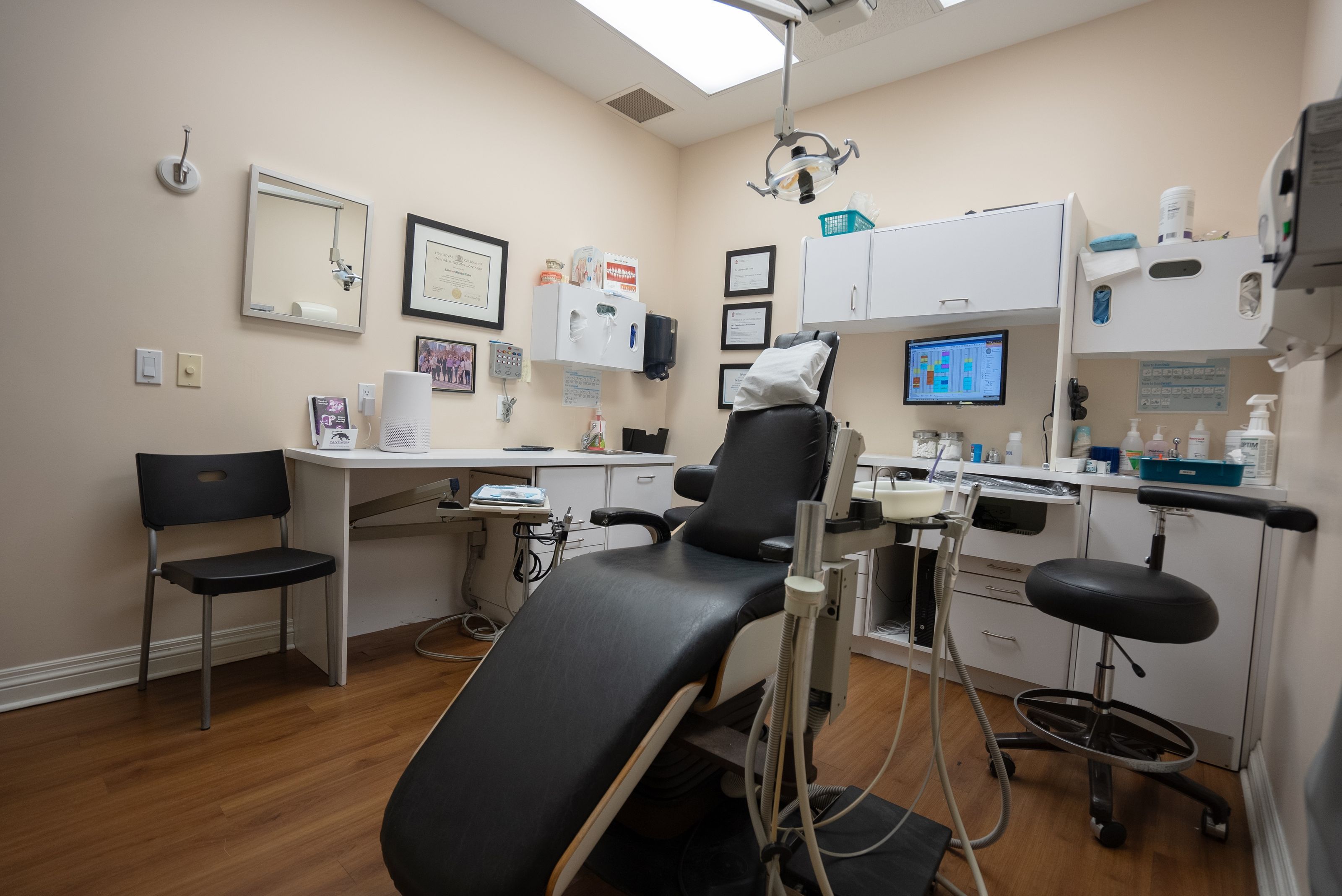 About Us | Yonge and 7 Dental