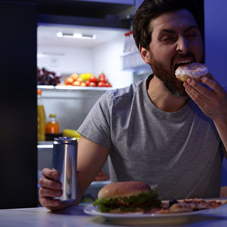 How To Recognize Night Eating Syndrome (NES)