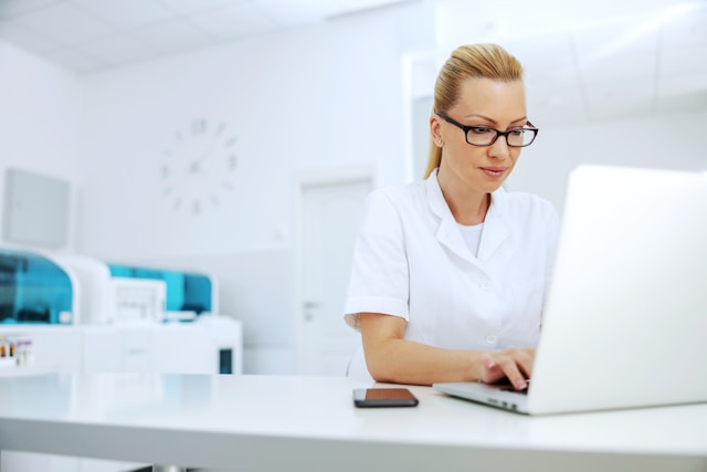 9 Ways to Use AI in Nursing Practice | Carepatron