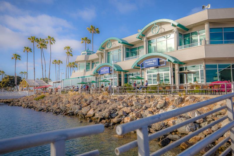 Long Beach's Waterfront Restaurant - Boathouse on the Bay