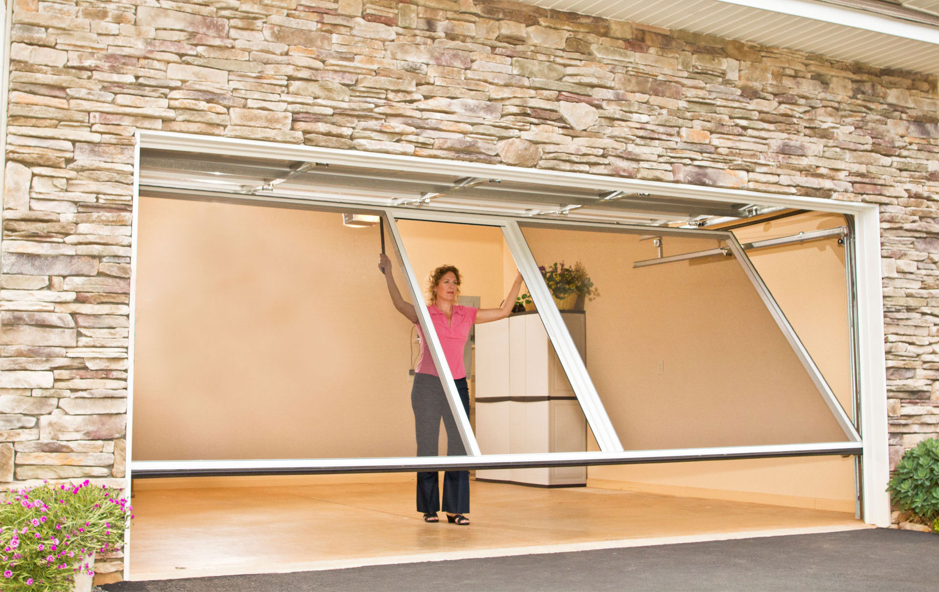 Get a Lifestyle Garage Screen Installed | Commonwealth Garage Door
