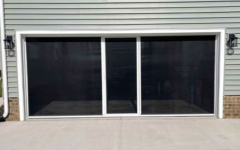 Get a Lifestyle Garage Screen Installed | Commonwealth Garage Door