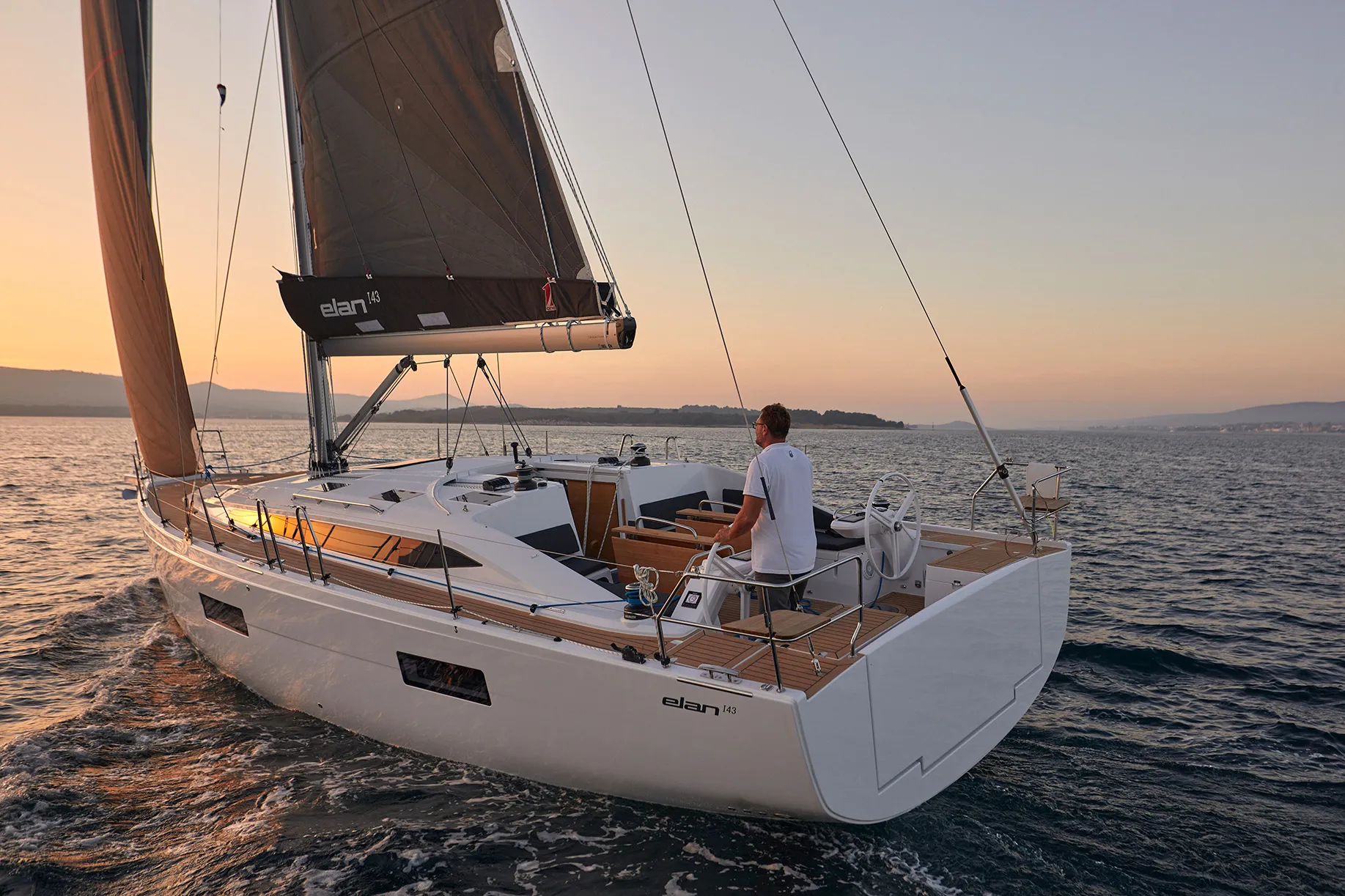 Pluym Yachting - Diensten voor een zorgeloze jachtbeleving