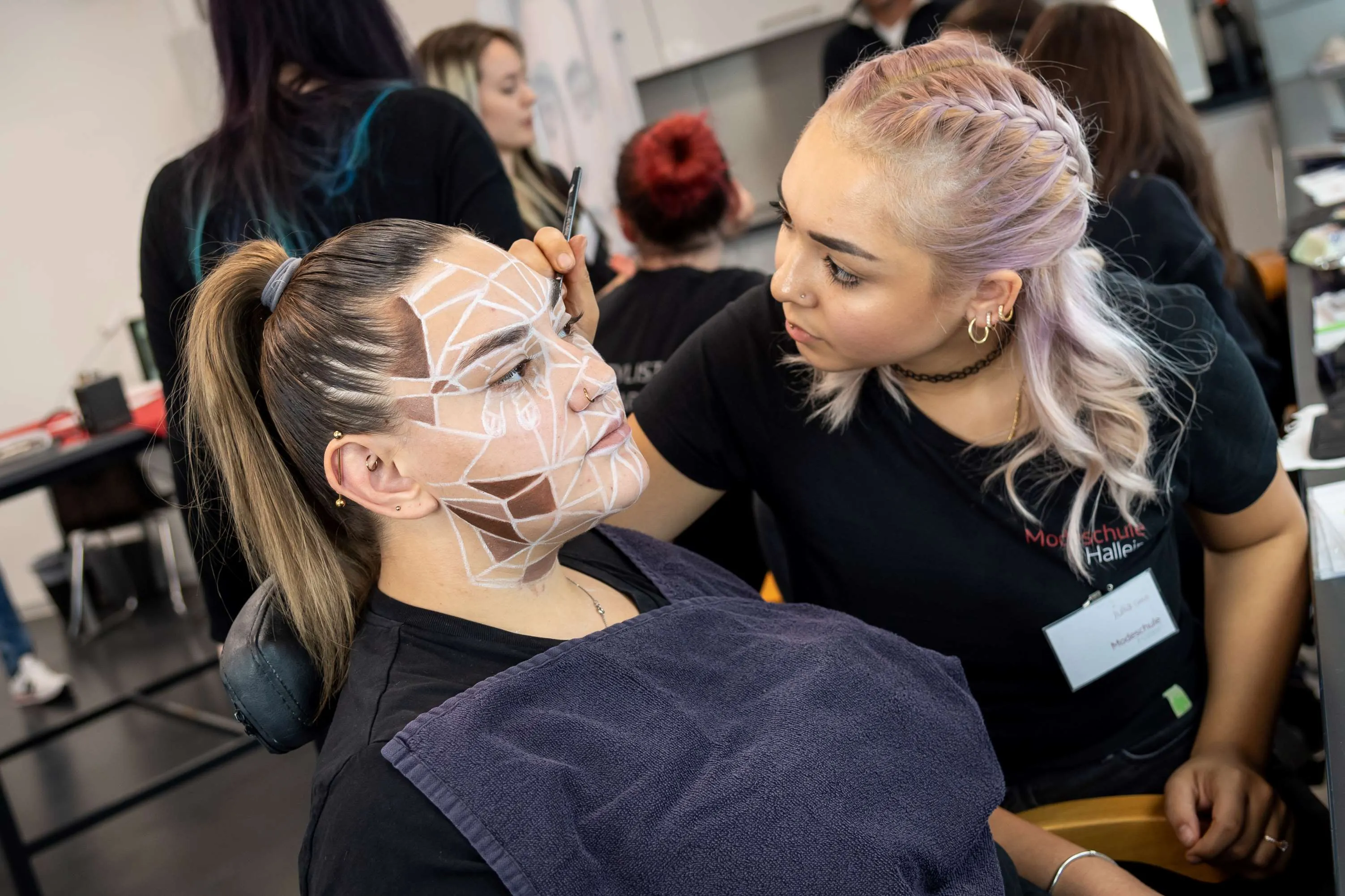 Modeschule Hallein | Hairstyling, Visagistik & Maskenbildildnerei
