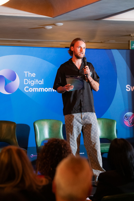 The Digital Commonwealth