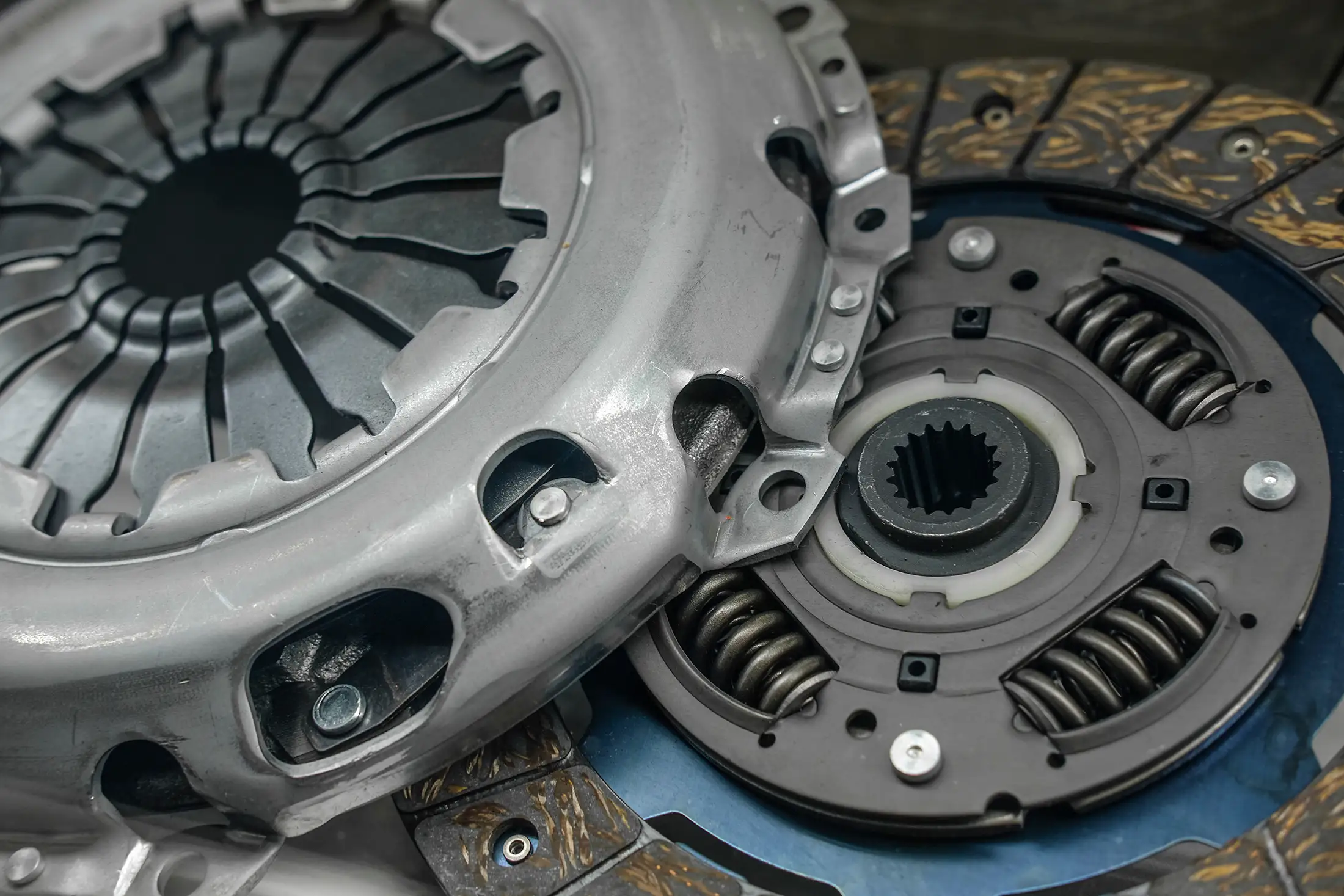 Truck Repair Shop in Leduc, AB | Black Dog Truck & Trailer Repair