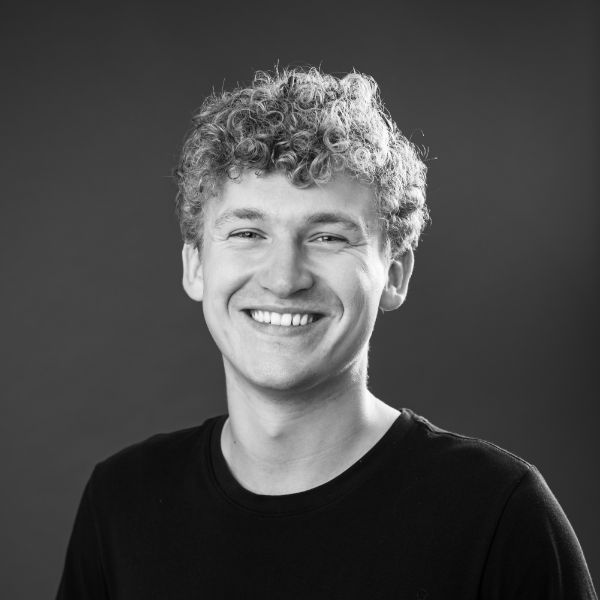 About us | Making quantum hardware available to all