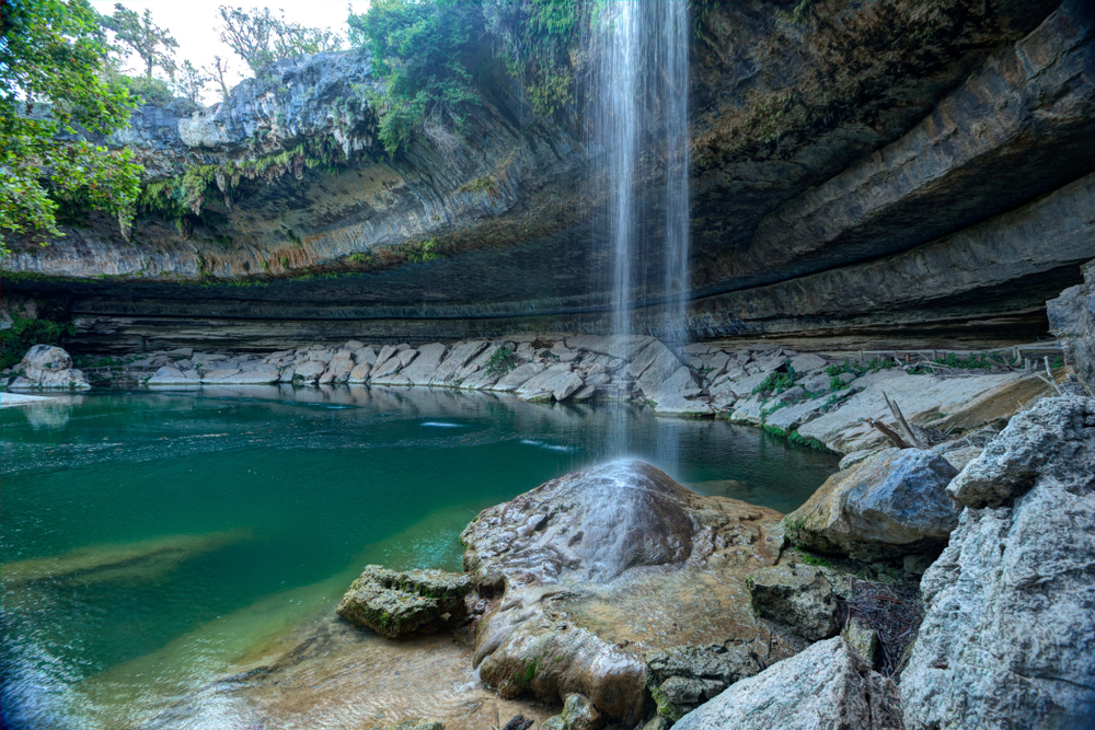 15 Best Texas Waterfalls (With Hiking Trails & Amazing Views)
