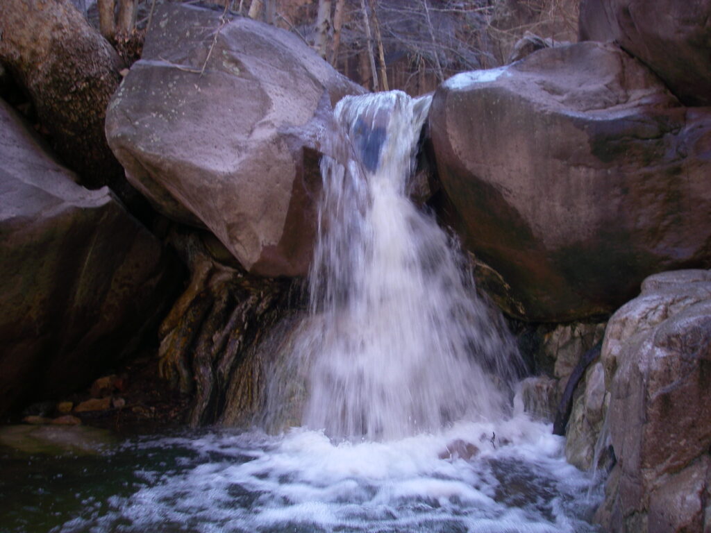 10 Best Waterfalls Near Phoenix (Most Beautiful & Easily Accessible)
