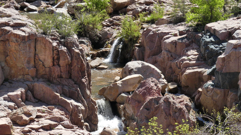 10 Best Waterfalls Near Phoenix (Most Beautiful & Easily Accessible)