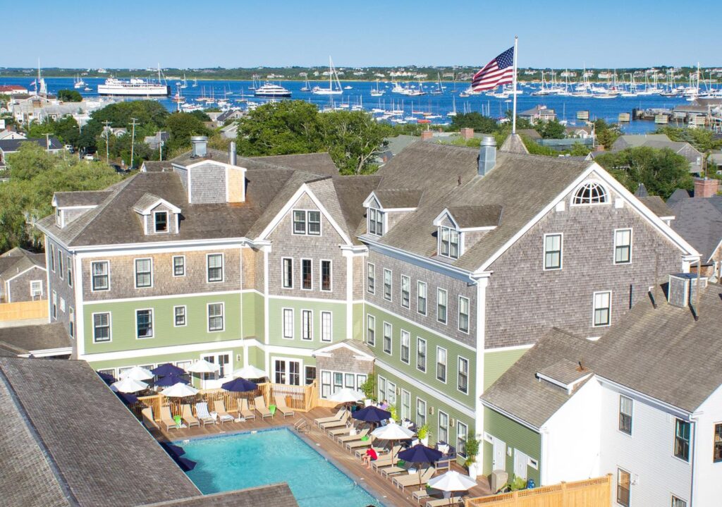 34 Best Romantic Getaways In Massachusetts (Hotels, Resorts, & Spas)