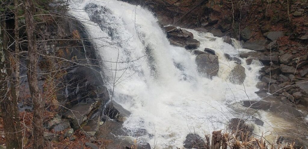 30 BEST Waterfalls in Upstate New York (Accessible to All!)