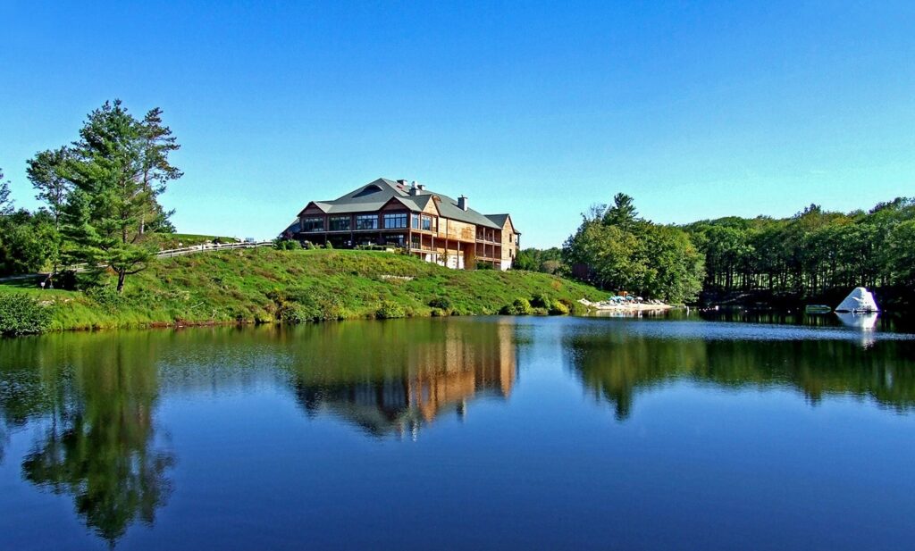16 Best Romantic Getaways in Pennsylvania (Hotels, Lodges, & Resorts)