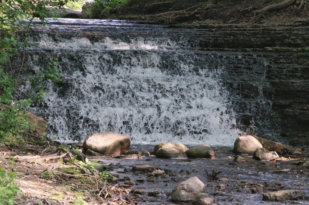 15 Best Waterfalls Near Chicago (To Explore & Enjoy)