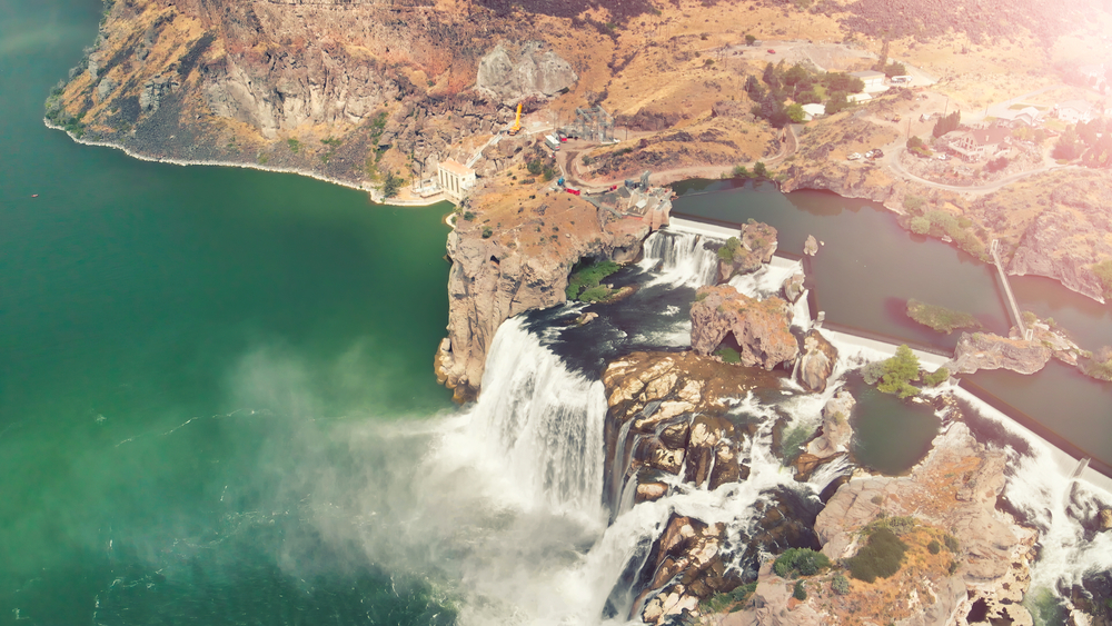 Best Time to Visit Shoshone Falls (Beautiful All Four Seasons!)