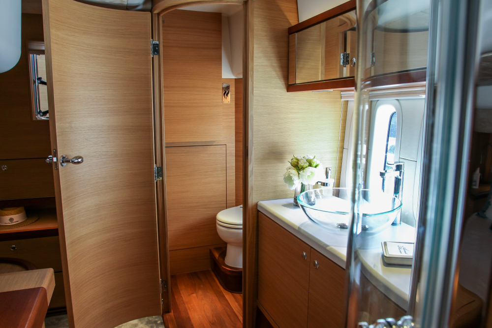 16 Best Pontoon Boats With Bathrooms (Exclusive Features & Photos!)