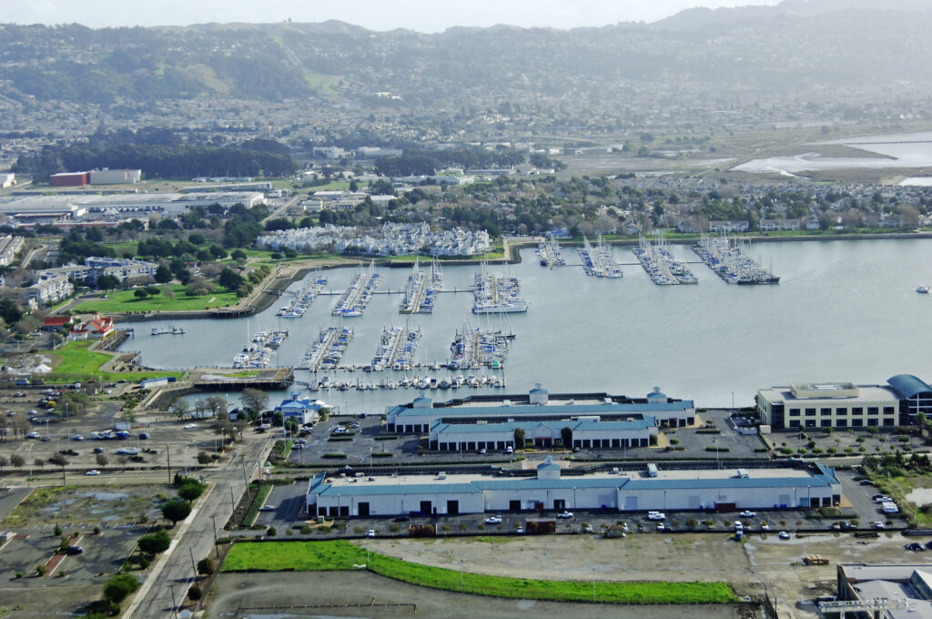 15 Best Liveaboard Marinas in California (Recommendations by the Pros!)