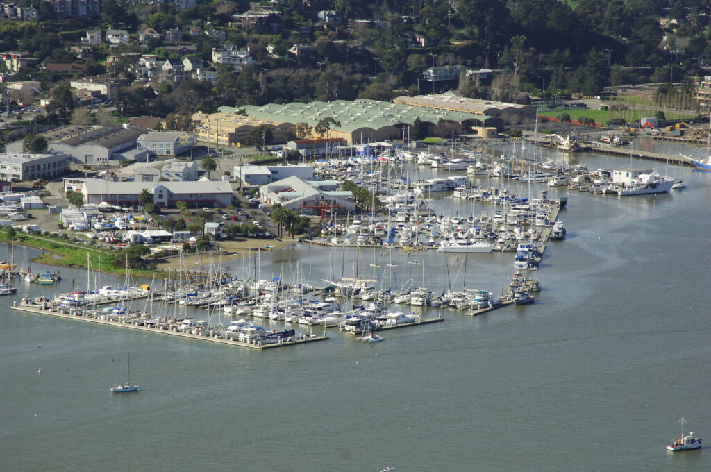 15 Best Liveaboard Marinas in California (Recommendations by the Pros!)