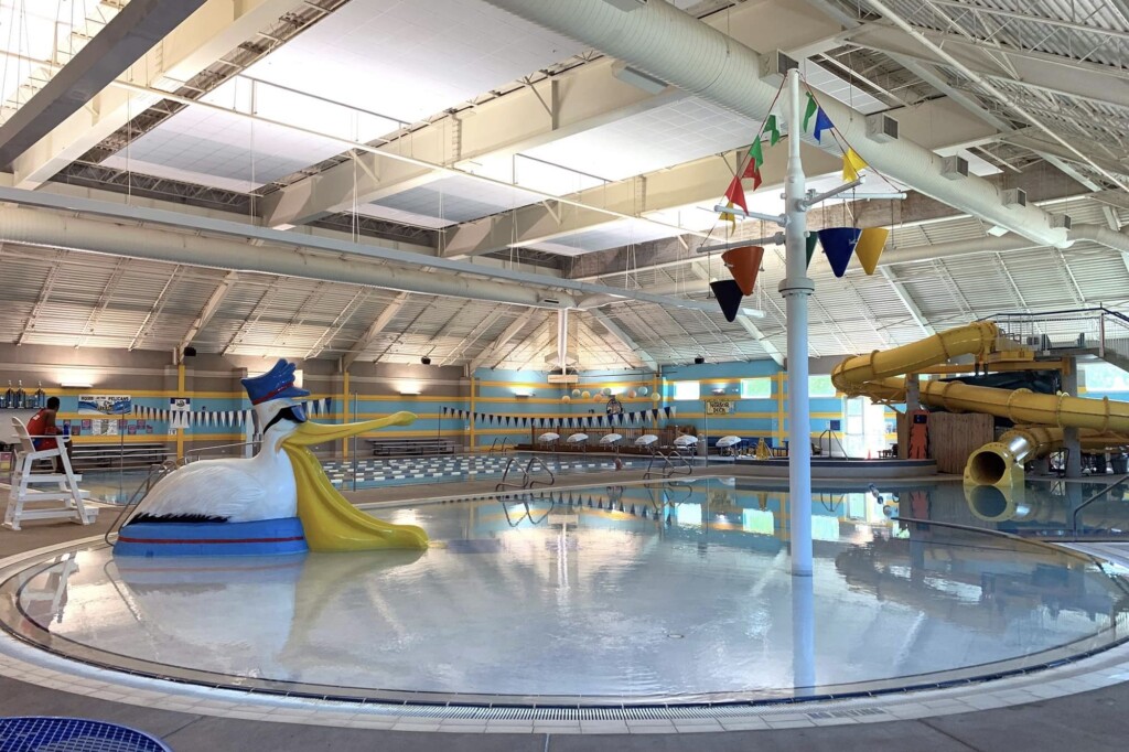 10 Best Indoor Water Parks in Illinois (Fun For All Ages!)