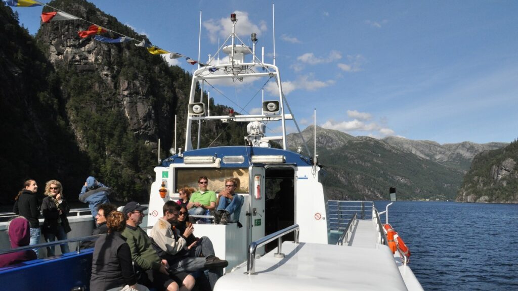 12 BEST Dog-Friendly Cruises (Sightseeing With Your Best Friend!)