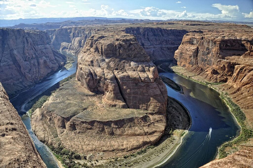 15 BEST Lazy Rivers in Arizona (Relax And Float Down Stream!)