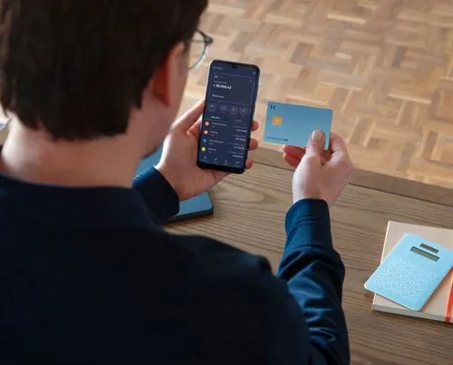 Crypto Hardware Wallet ⎯ Safe and Easy To Use ⎯ HASHWallet