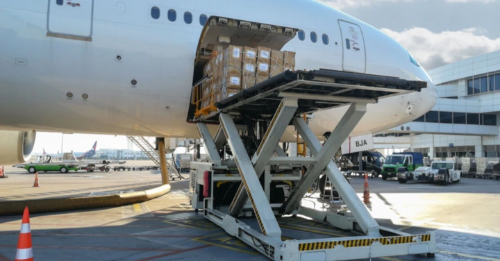 How Airfreight Trucking for Forwarders Helps Improve Shipper’s and ...