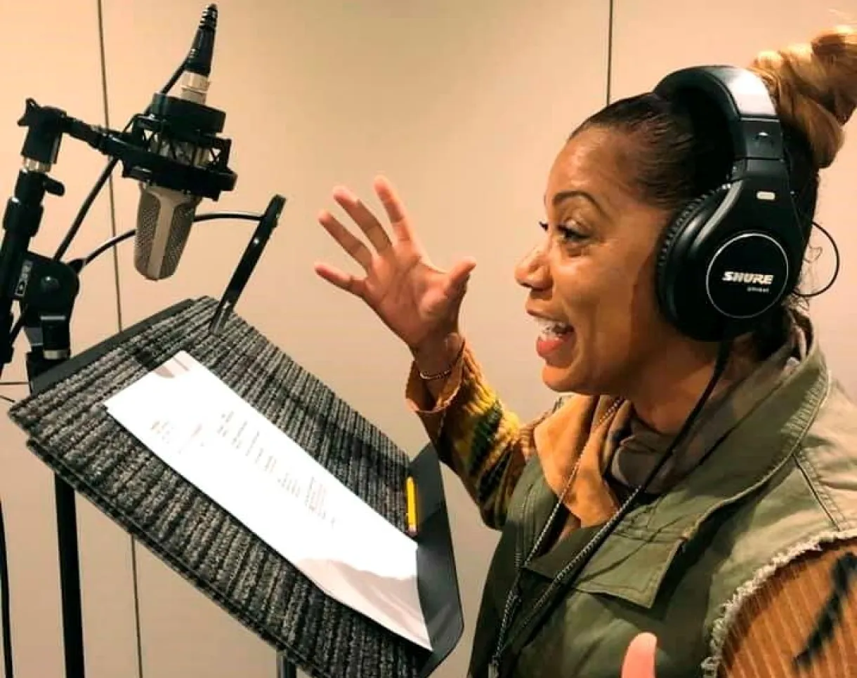 Online Voice Acting Course - Rolonda's Voice Acting Master Class